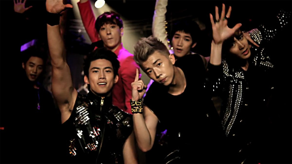 2PM يصدرون فيديو كليب جديد لأغنيتهم Hands Up - آسيا هوليك